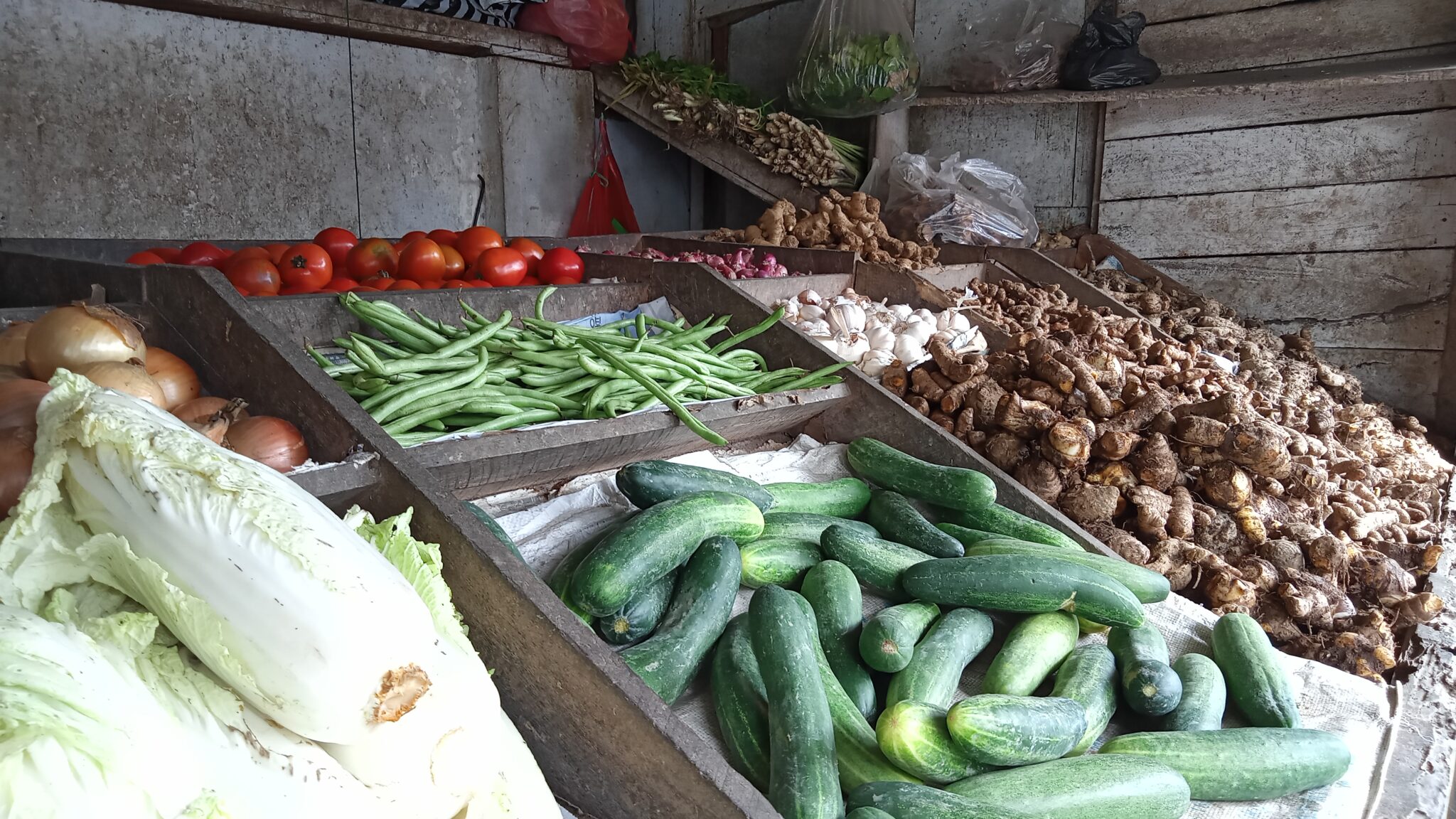 Harga Komoditi Pangan di Pasar Pon Jombang Relatif Stabil, Sayur Alami ...