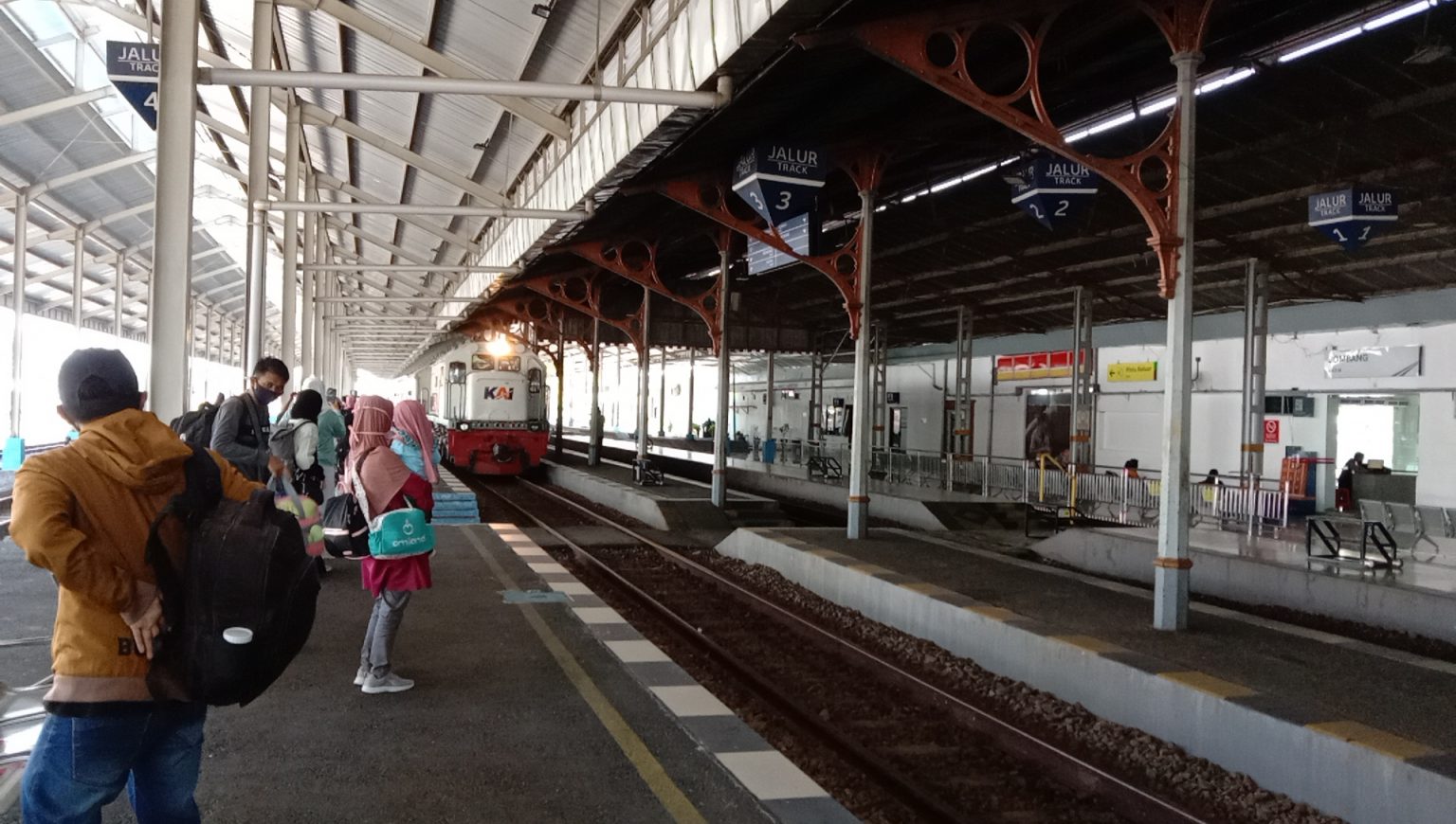 Mudik Lebaran Dilarang, Lima KA Jarak Jauh Daop 7 Beroperasi | Kabar ...