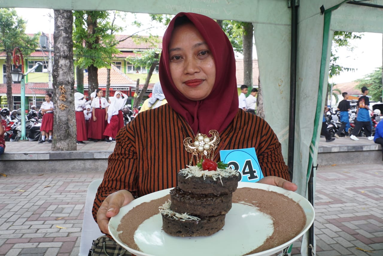 Bolu Coklat Singkong, Inovasi Warga Jombang Angkat Cita Rasa Tradisional Jadi Modern | Kabar Jombang